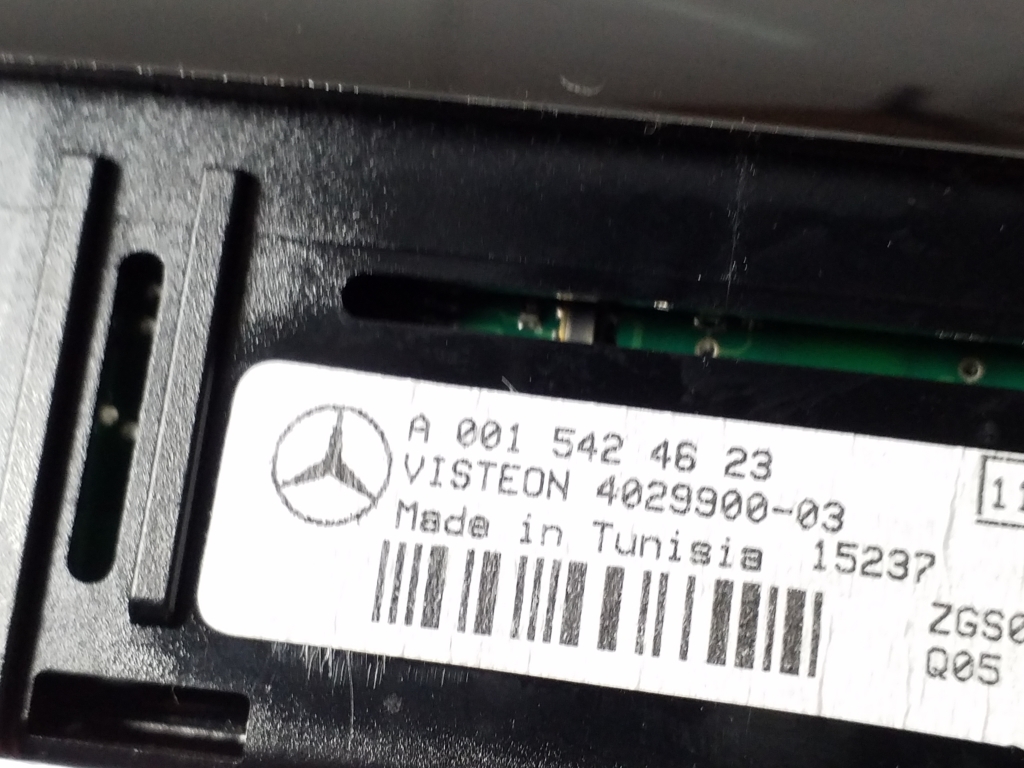 Used Mercedes Benz E-Class Parking system display A0015424623