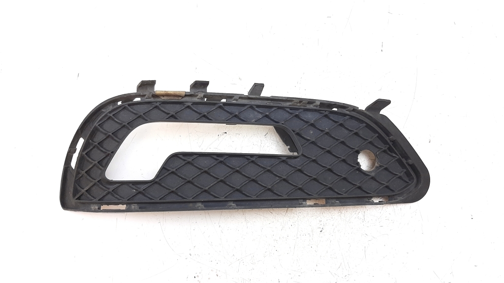 Used Mercedes Benz E-Class Front bumper lower grille A2128851423