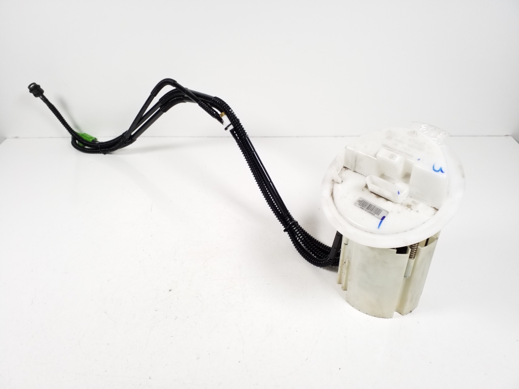 Used Mercedes Benz E-Class Fuel pump in the tank A2044702294