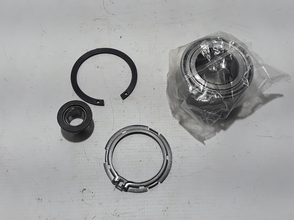 Used RENAULT Megane Front bearing 8200893832