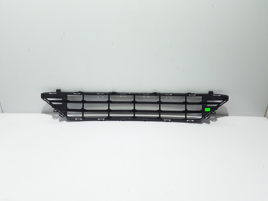 Used VOLVO XC60 Front bumper lower grille 32296070