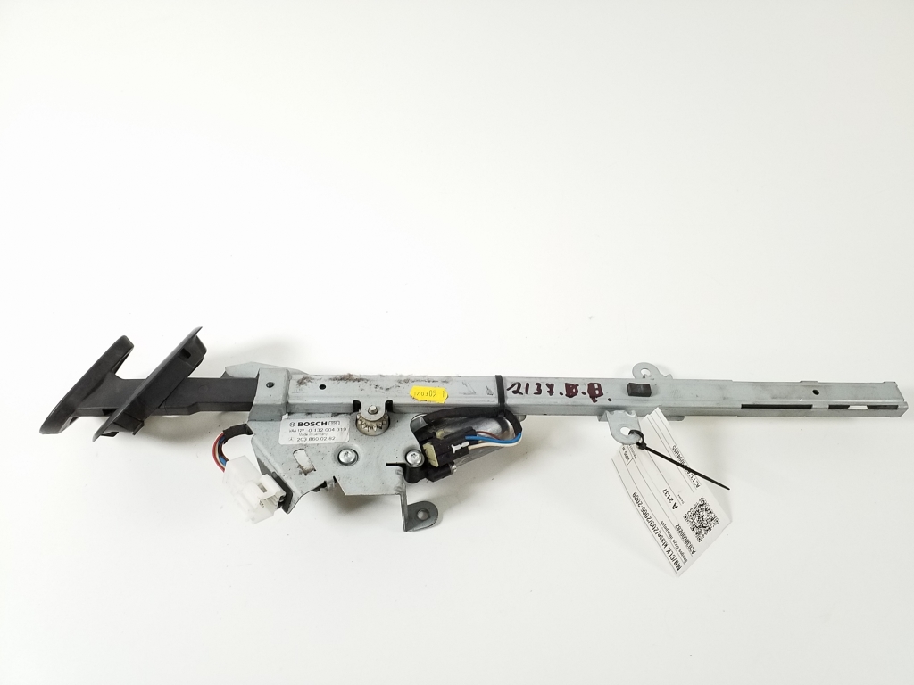 Used Mercedes Benz CLK-Class Seat belt pretensioner A2038600282