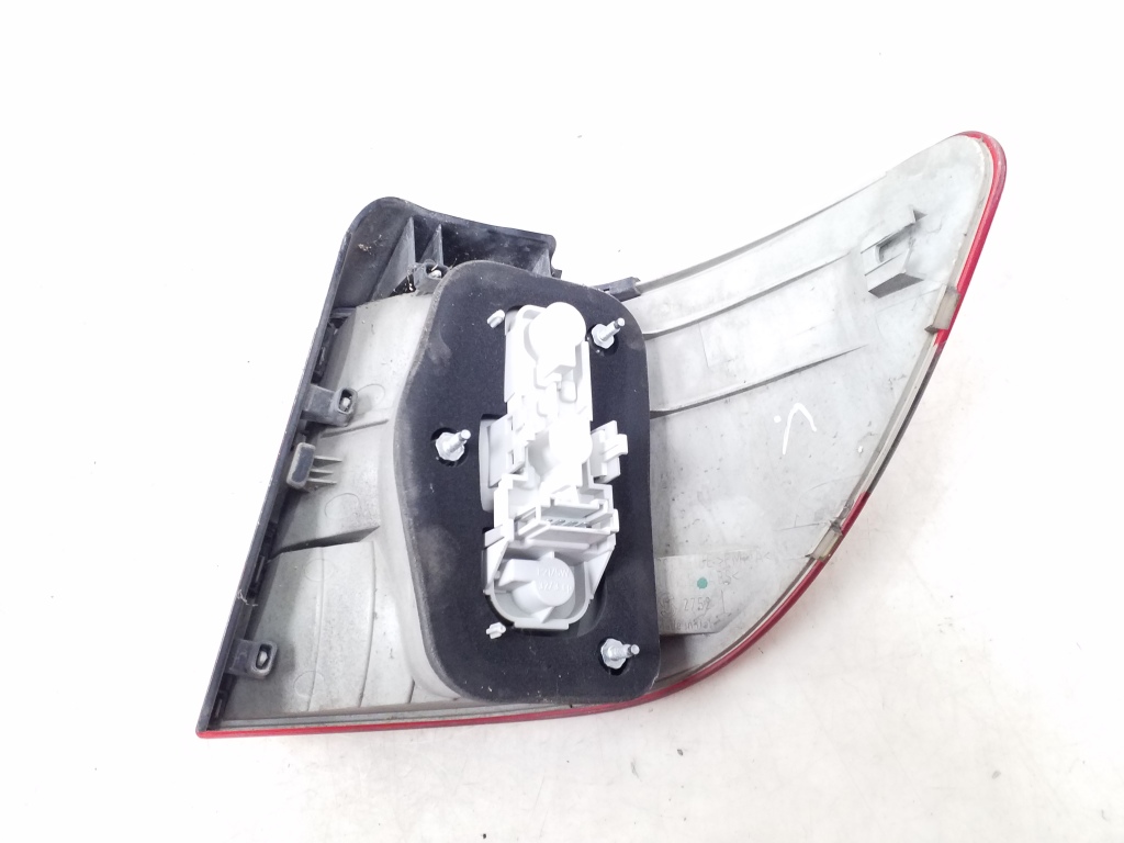 Naudotas Mercedes Benz B-Class Žibintas galinis kampinis ir jo detalės