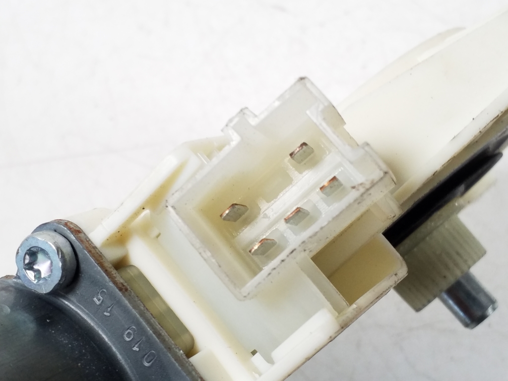 Naudotas Mercedes Benz E-Class Galinių šoninių durų stiklo pakėlėjo ...