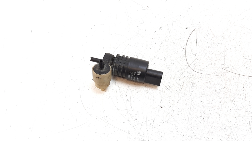 Used Opel Insignia Front window washer motor 13250357