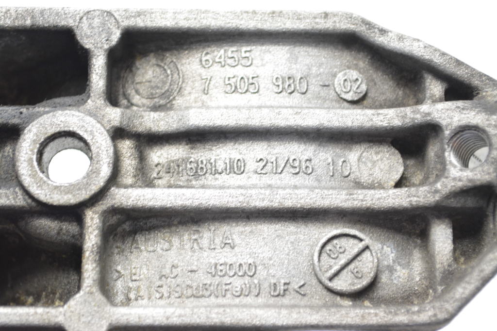 Naudotas BMW 3 SERIES Kondicionieriaus kompresoriaus laikiklis 7505980