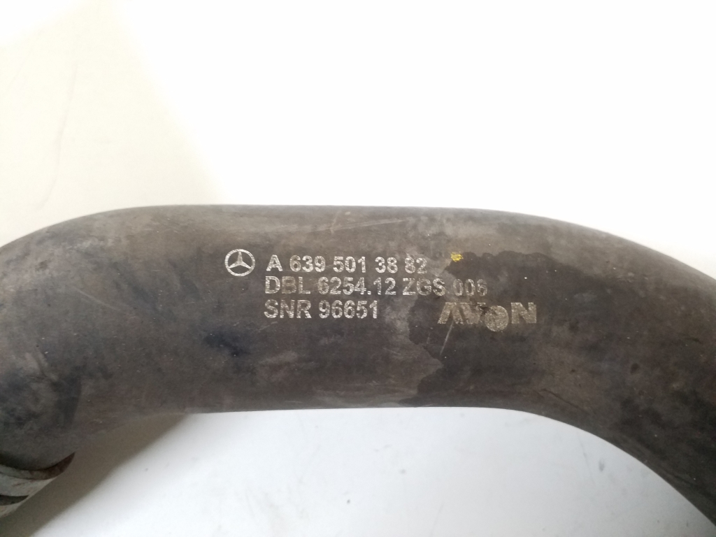 Used Mercedes Benz Vito Cooling radiator hose A6395013882