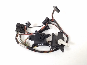 Naudotas Mercedes Benz Vito Salono pečiaus sklendės varikliukas