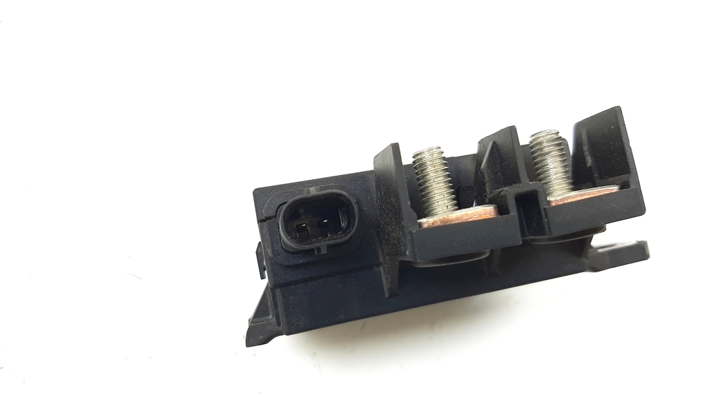 Used Mercedes Benz E-Class Relay A0009822023