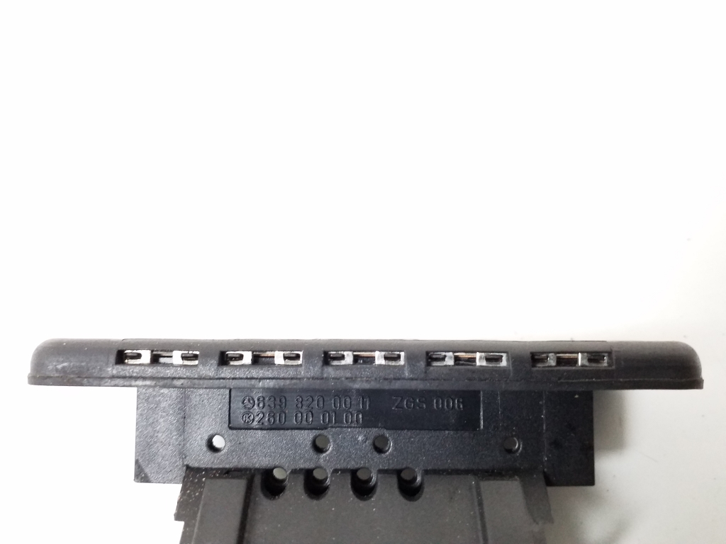 Used Mercedes Benz Vito Door switch on the body A6398200011