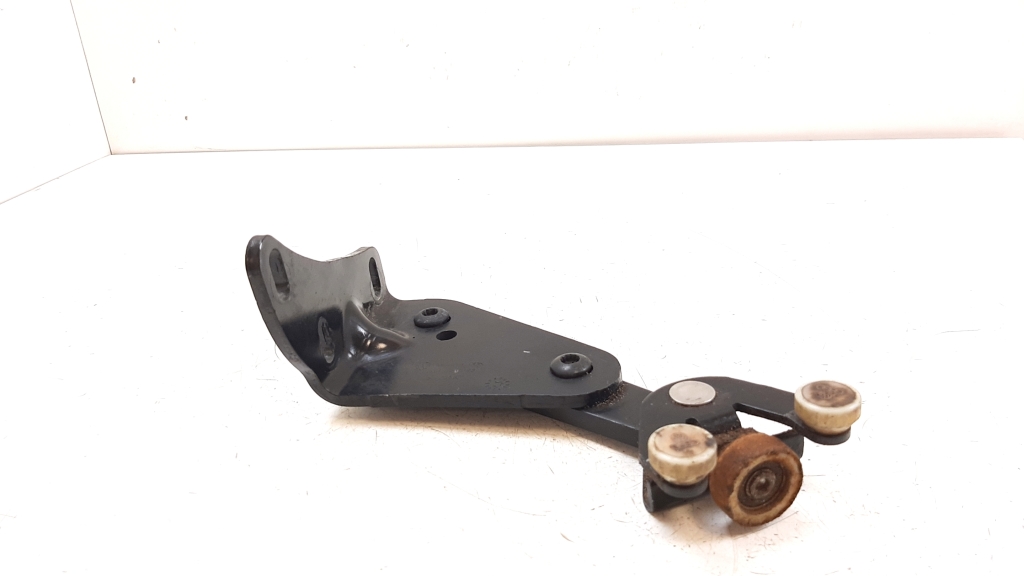 Used Volkswagen Transporter Rear side door hinge lower 7H0843398