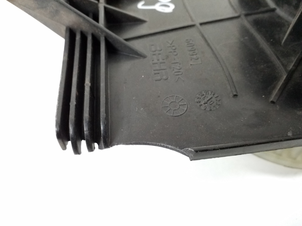 Used Mercedes Benz Vito Cabin shoulder motor A0008358004