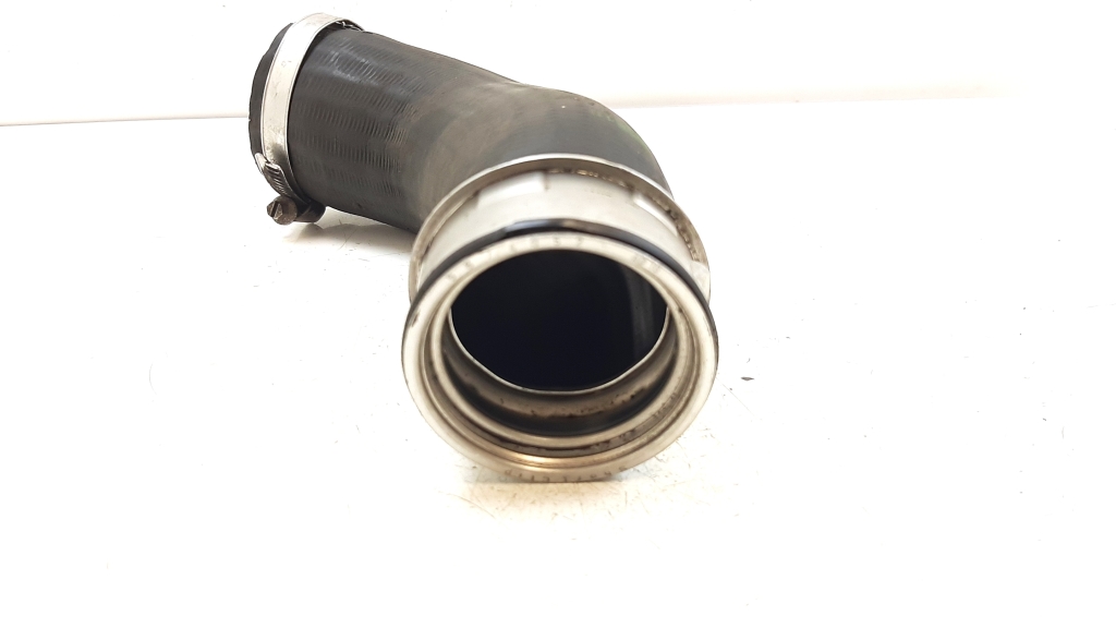 Used Volkswagen Transporter Intercooler hose 7E0145790