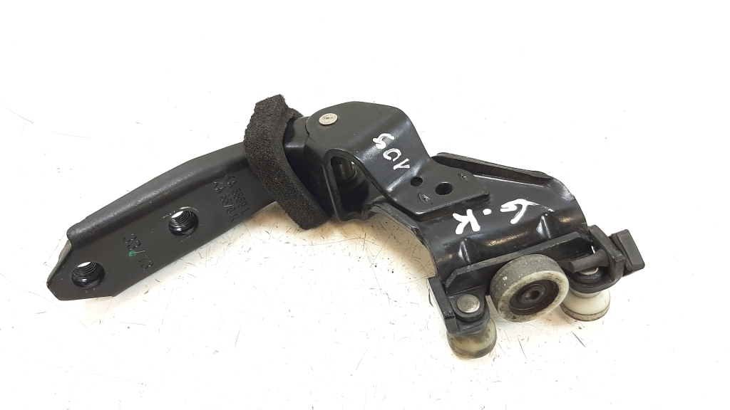 Used Volkswagen Caddy Sliding door bracket 2K0843335A