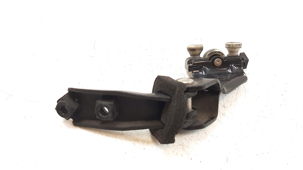 Naudotas Volkswagen Caddy Slankiojančių durų laikiklis 2K0843335A