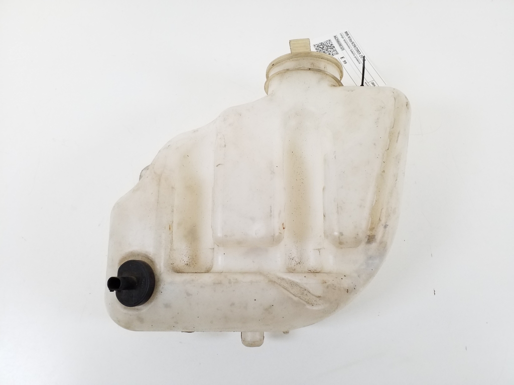 Used Mercedes Benz Vito Windscreen washer tank front A6398690320
