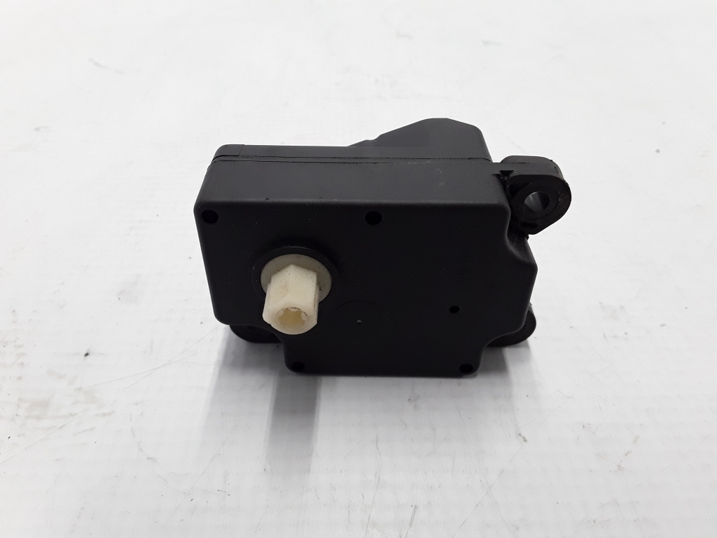 Naudotas VOLVO XC60 Salono pečiaus sklendės varikliukas 31348271