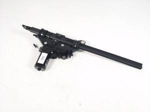 Used Mercedes Benz E-Class Seat belt pretensioner A2078600282