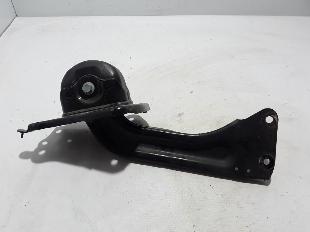 Used VOLVO XC40 Rear lever 32221934