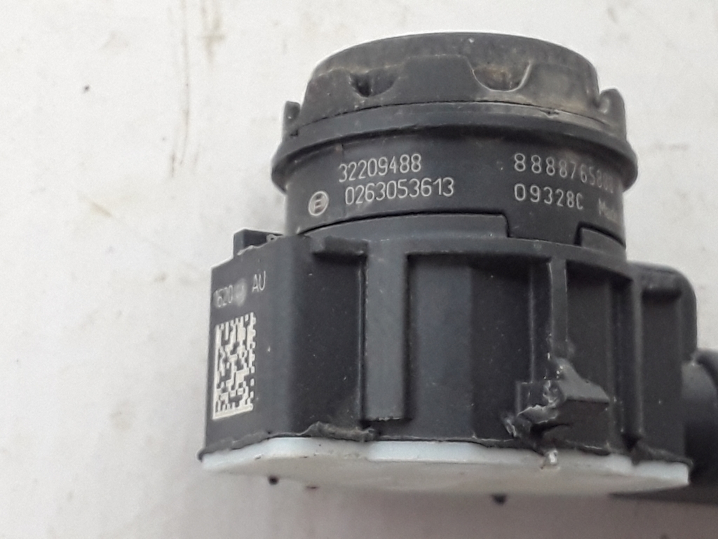 Used VOLVO XC40 Front parking sensor 32209488