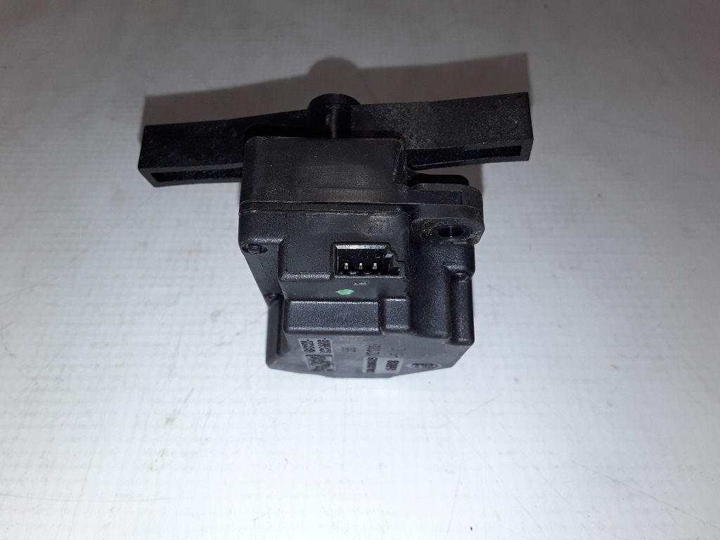 Used VOLVO XC60 Interior shoulder valve motor 31348271