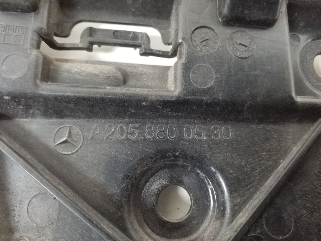 Naudotas Mercedes Benz C-Class Galinio bamperio laikiklis A2058800530