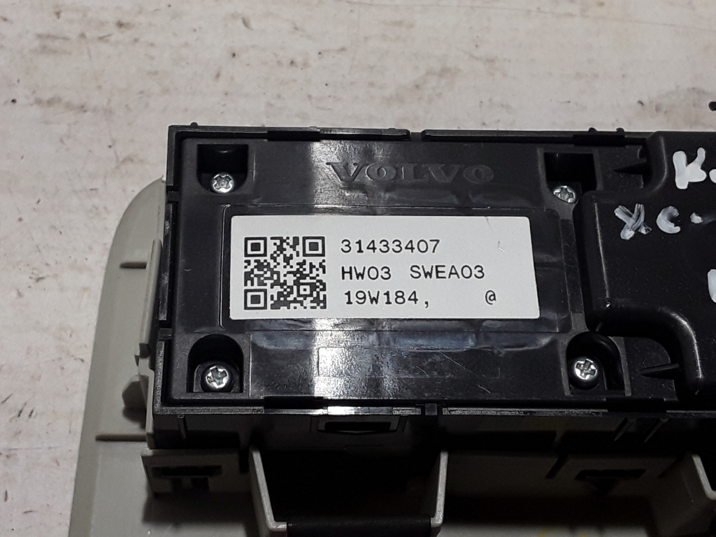 Used VOLVO XC60 Front door glass switch 31433407