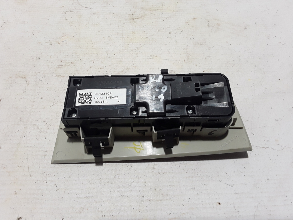 Used VOLVO XC60 Front door glass switch 31433407
