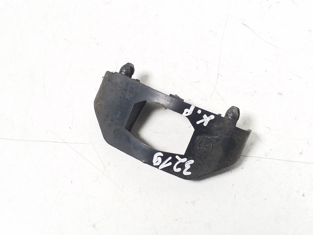 Naudotas Mercedes Benz R-Class Išorinės slenksčio apdailos laikiklis ...