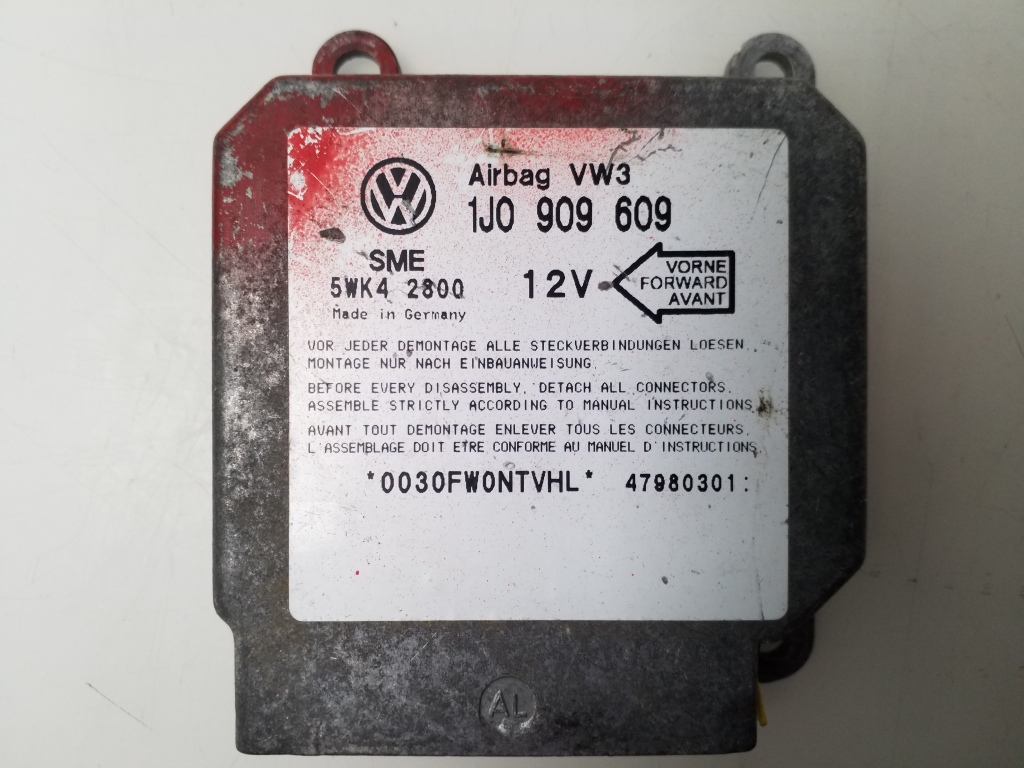 Naudotas Volkswagen Golf Oro saugos pagalvių modulis 1J0909609