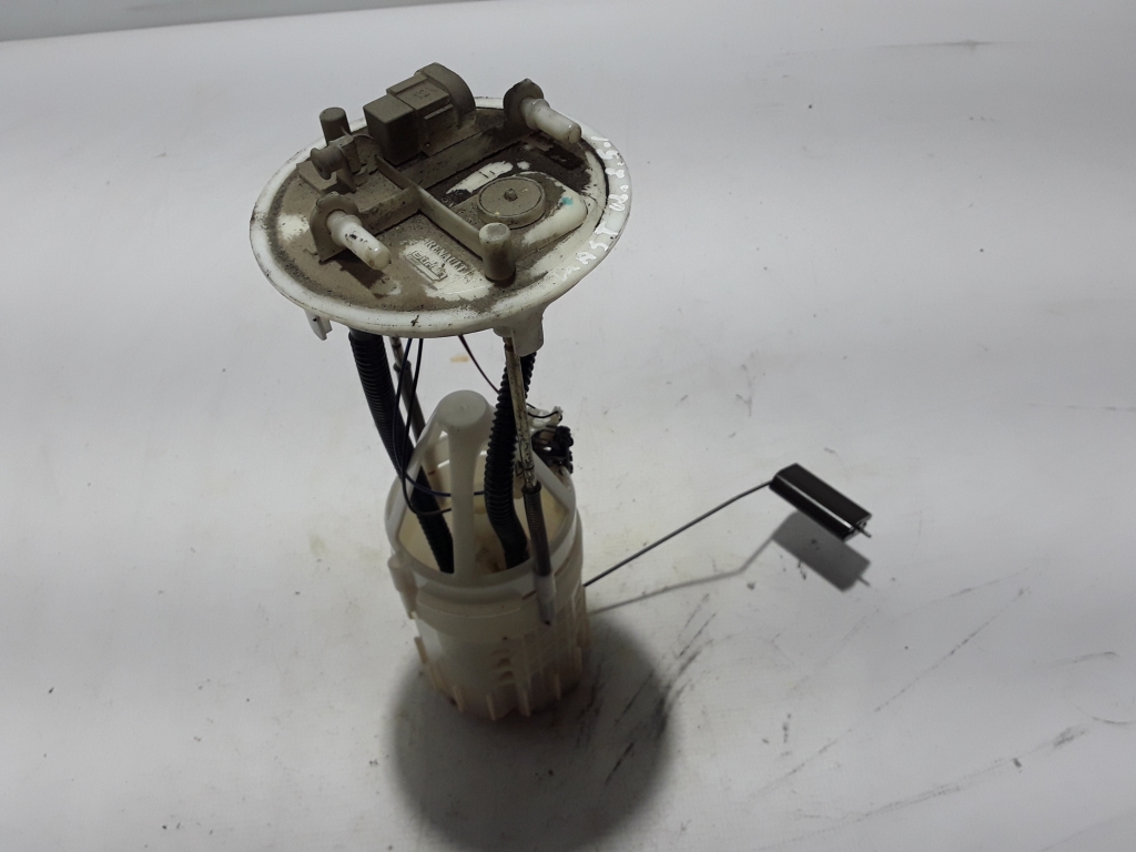 Used RENAULT Master Fuel pump in the tank 8200704626