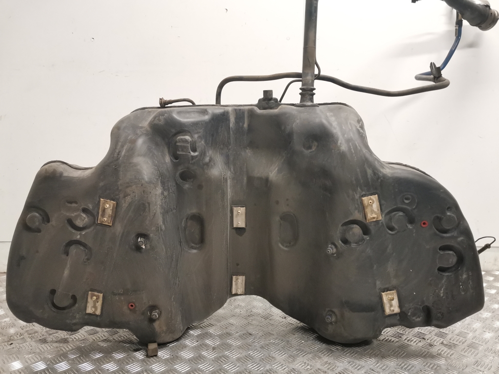 Used Mercedes Benz S-Class Fuel tank and its parts