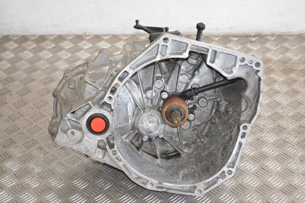 Used NISSAN Qashqai Gearbox TL4137
