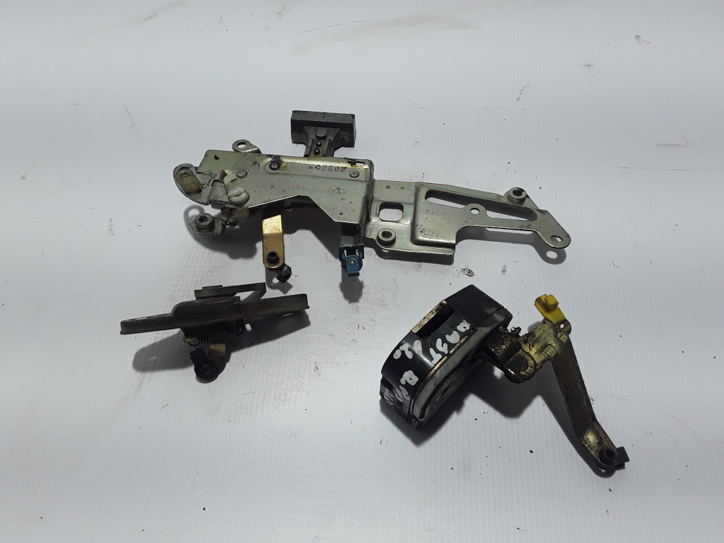 Used RENAULT Master Sliding door lock 8200360708