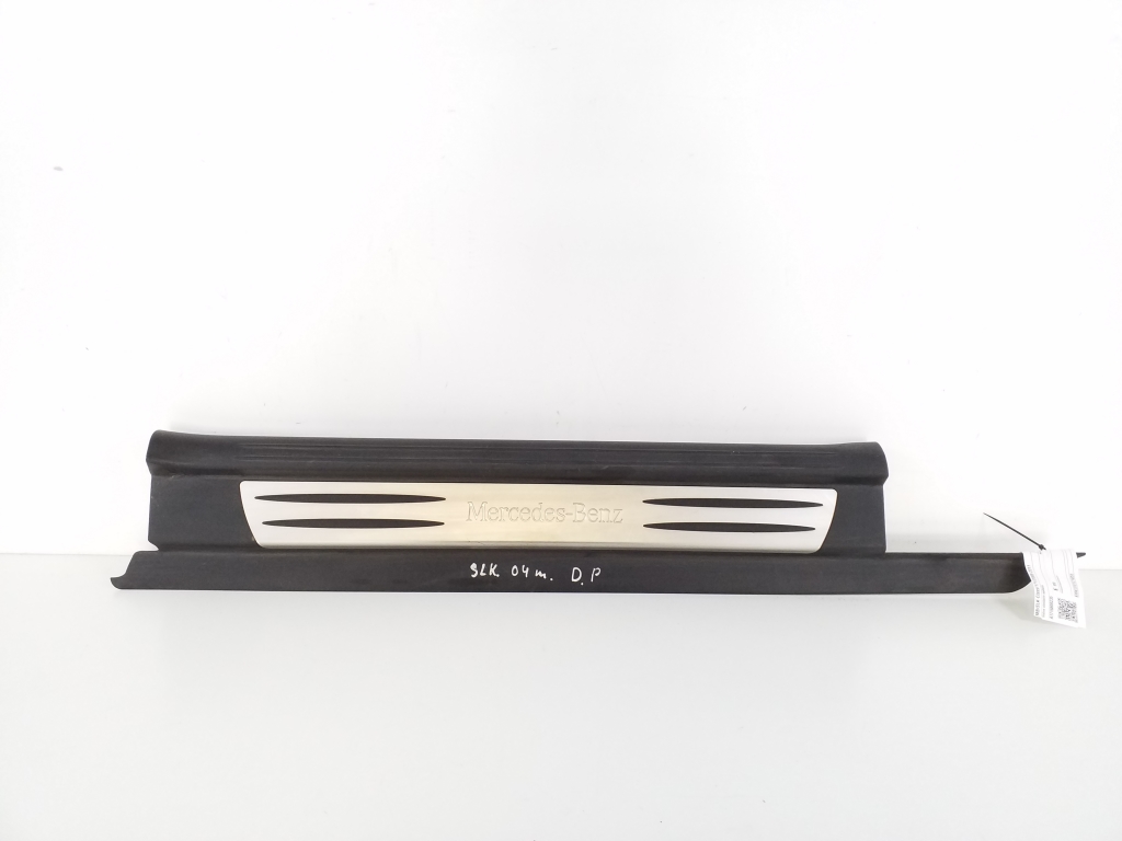 Used Mercedes Benz SLK-Class Inner threshold trim A1716800235