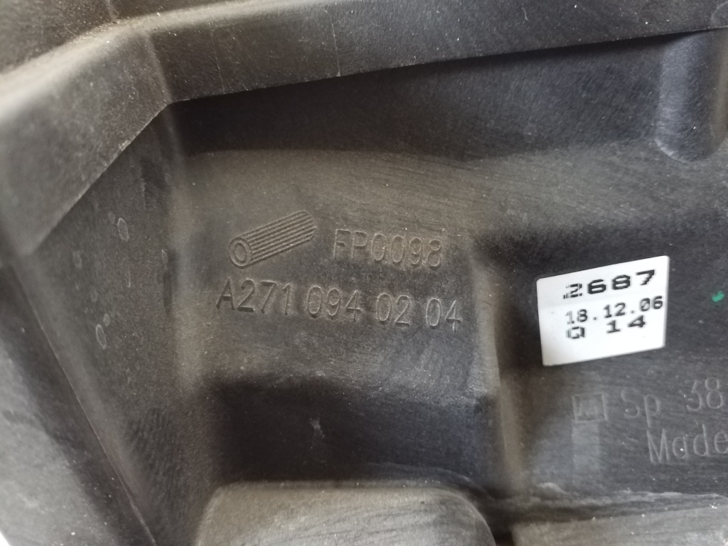 Used Mercedes Benz SLK-Class Air filter housing A2710900901