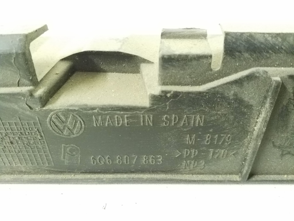 Used Volkswagen Polo Rear bumper bracket 6Q6807863