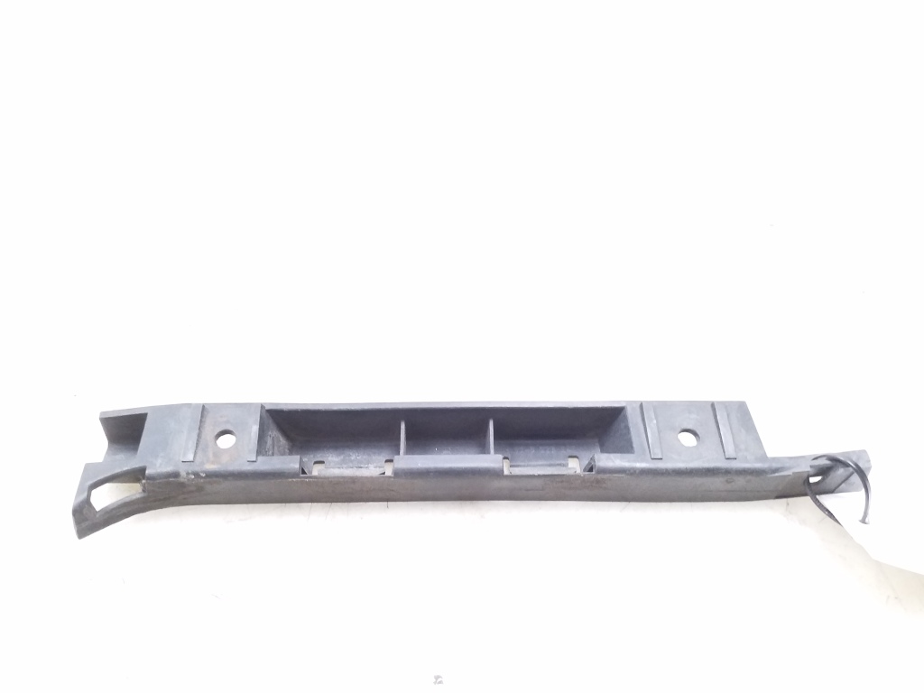 Used BMW 7 SERIJA Front bumper bracket 8223247