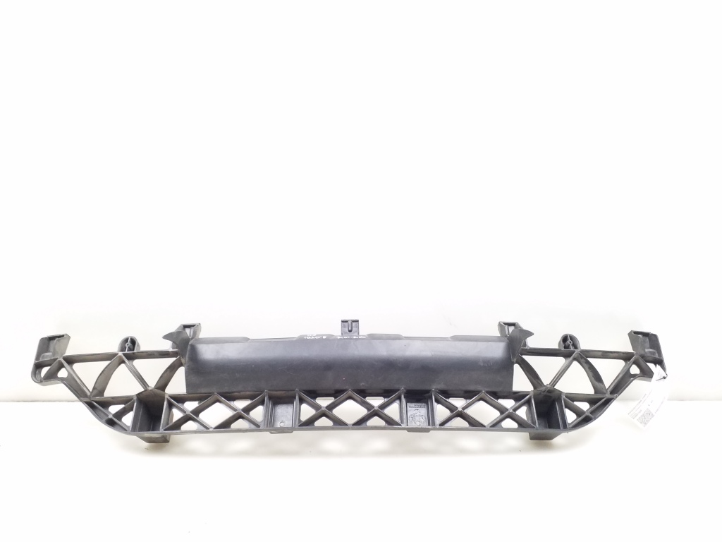Naudotas AUDI Q7 Galinio bamperio laikiklis ant galinės panelės 4L0807329