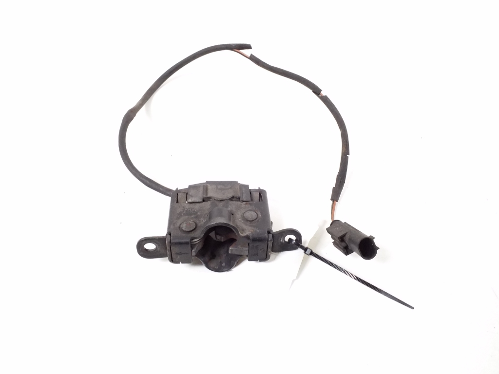 Used Mercedes Benz ML-Class Engine cover lock A2108800960