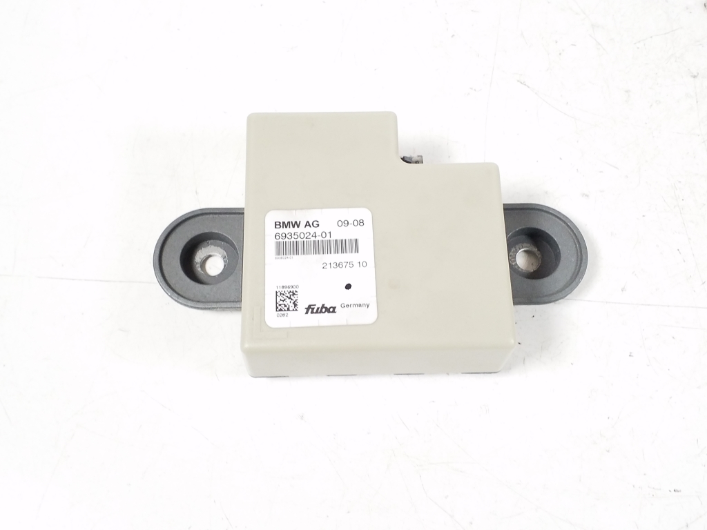 Naudotas BMW 7 SERIJA Antenos stiprintuvas 6935024
