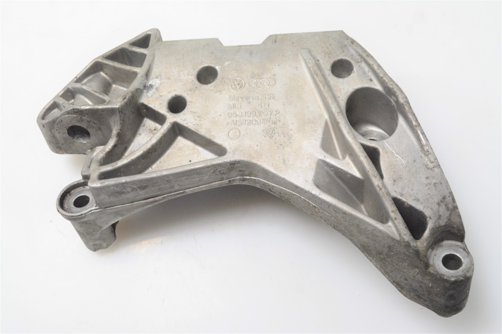 Naudotas Volkswagen Golf Variklio laikiklis 06J199207P