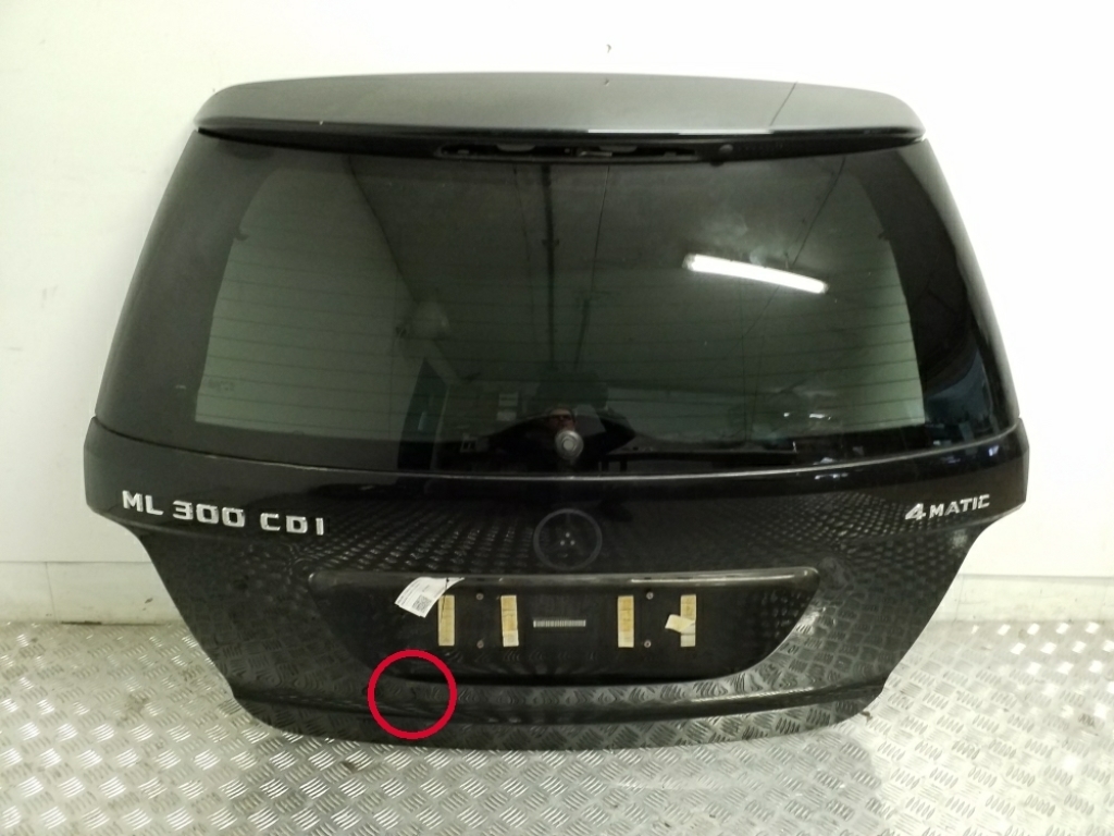 Used Mercedes Benz ML-Class Trunk lid and its parts