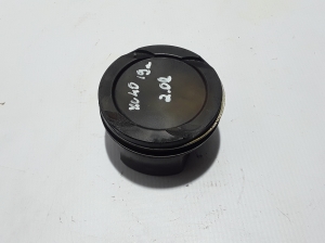 Naudotas VOLVO XC40 Stumoklis ir jo detalės 32213692