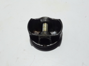 Used VOLVO XC40 Piston and its parts 32213692
