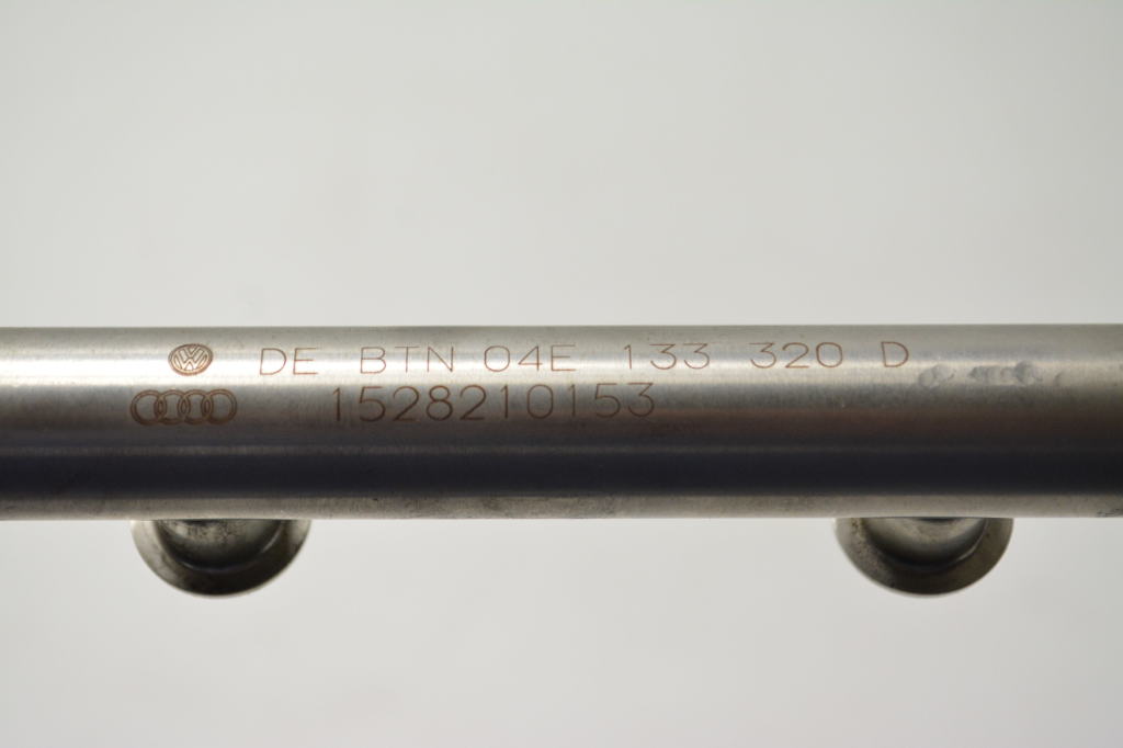 Used Volkswagen Golf High pressure fuel route 04E133320D