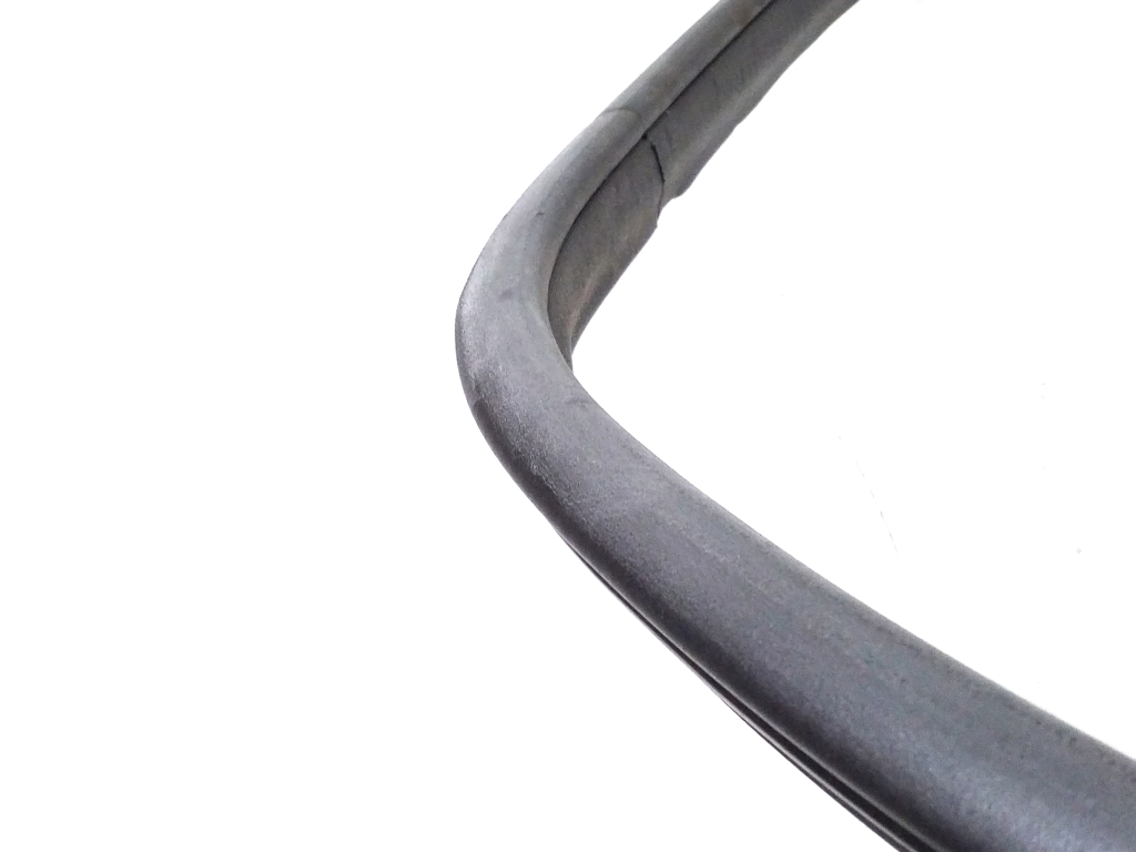 Used Mercedes Benz E-Class Front door sealing rubber on the body ...