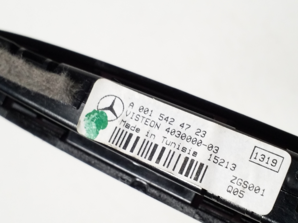 Used Mercedes Benz E-Class Parking system display A0015424723