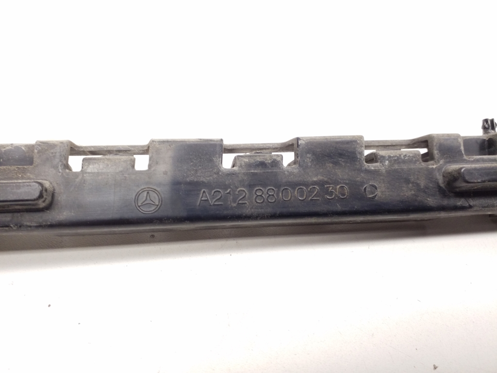 Used Mercedes Benz E-Class Rear bumper bracket A2128800230