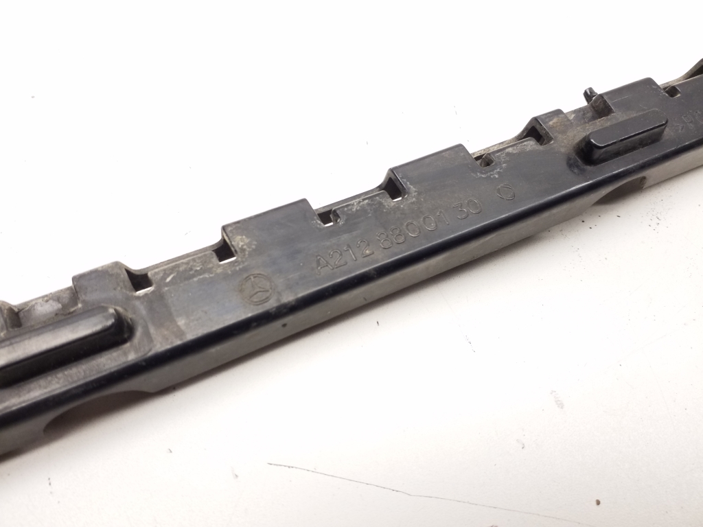 Used Mercedes Benz E-Class Rear bumper bracket A2128800130